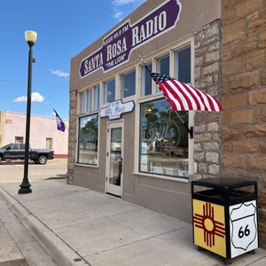 MR. BEE’S COFFEE & TEAS - Updated July 2024 - 140 Photos & 151 Reviews ...