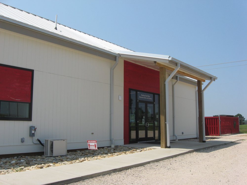 HOWLING COW DAIRY EDUCATION CENTER AND CREAMERY - Updated March 2024 ...