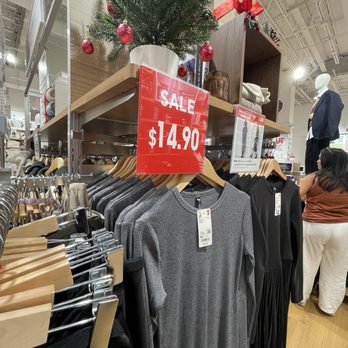 UNIQLO - Updated October 2025 - 40 Photos & 15 Reviews - 303 Memorial ...