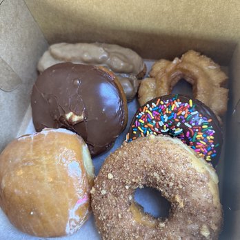 ALVERNON DONUT SHOP - Updated December 2025 - 109 Photos & 147 Reviews ...