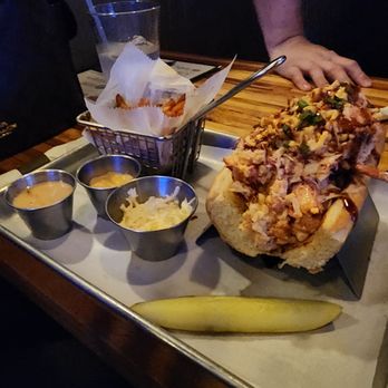 JACKSON HALL AMERICAN BAR & GRILLE - Updated May 2024 - 311 Photos ...