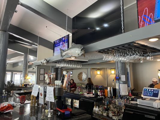 COLD WATER BAR & GRILL - Updated December 2025 - 54 Photos & 40 Reviews ...