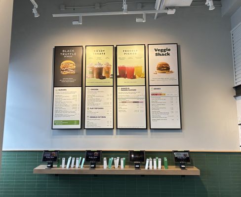 SHAKE SHACK NOVI - Updated December 2025 - 24 Photos & 13 Reviews ...