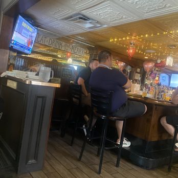 GROVERS BAR & GRILL - Updated January 2026 - 438 Photos & 467 Reviews ...