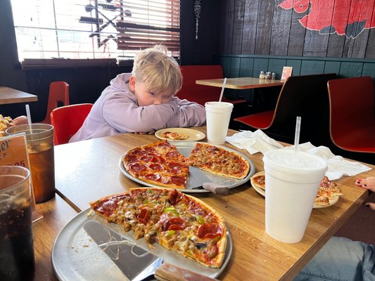 PIZZA BARN - 15 Reviews - 515 W Walnut St, Paris, Arkansas - Pizza ...