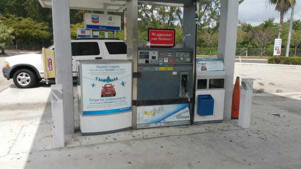 ROCKET FUEL AND SMOKE SHOP - Updated January 2026 - 17 Photos - 900 E ...