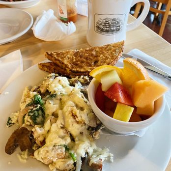 LONGBOTTOM COFFEEHOUSE - Updated July 2024 - 423 Photos & 401 Reviews ...