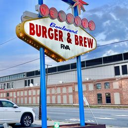 BOULEVARD BURGER & BREW - Updated October 2025 - 614 Photos & 554 ...