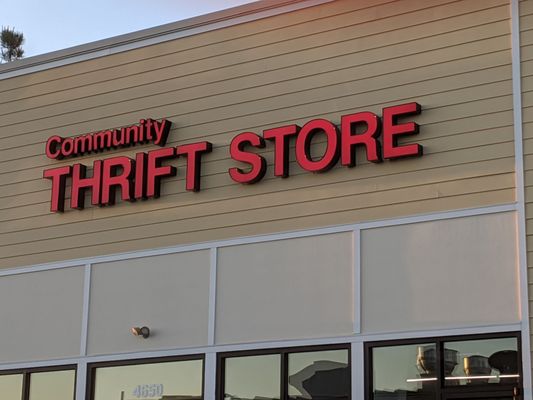 COMMUNITY THRIFT STORE - Updated December 2025 - 10 Photos & 33 Reviews ...