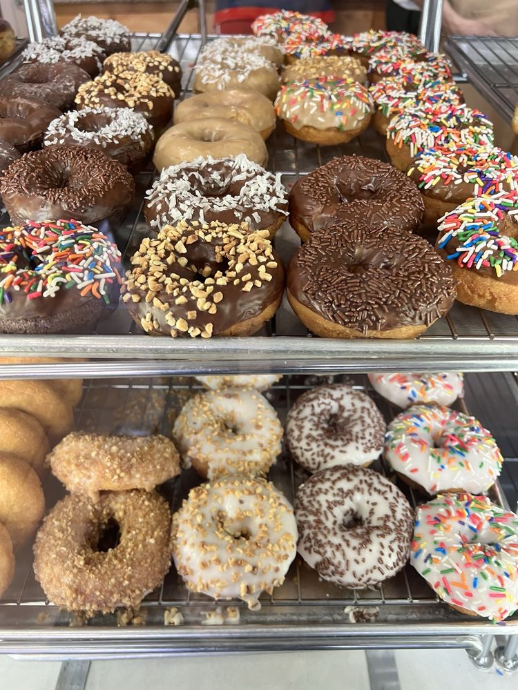 HAPPY DONUTS - Updated January 2026 - 20 Photos & 62 Reviews - 8962 ...