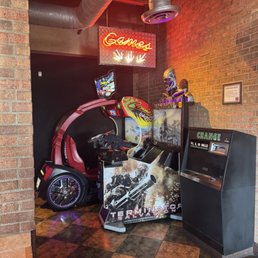 TOPPERS PIZZA PLACE - Updated December 2025 - 428 Photos & 714 Reviews ...