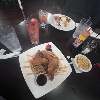 DISTRICT 924 with 62 real customer photos - Updated August 2024 - 60 ...