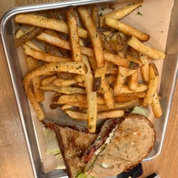 JUXT TAPHOUSE - Updated July 2024 - 150 Photos & 102 Reviews - 119 W ...