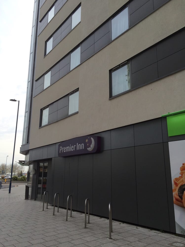 PREMIER INN - Updated October 2025 - 26 Photos - 96 Harbour Parade ...