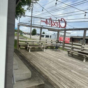 CLEDIS BURGERS & BEER - Updated December 2025 - 138 Photos & 129 ...