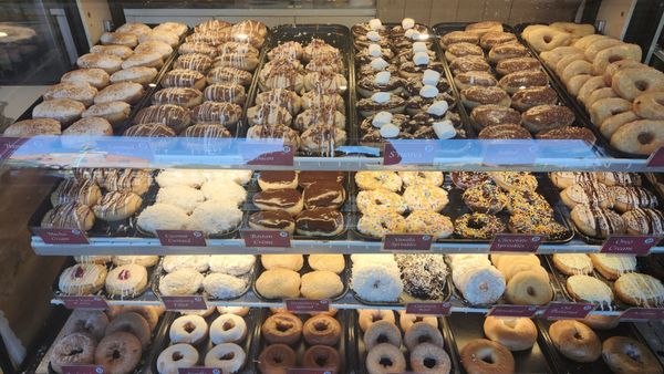 BEILER’S DONUTS - Updated October 2025 - 133 Photos & 100 Reviews - 398 ...