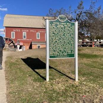 YATES CIDER MILL - Updated June 2025 - 750 Photos & 406 Reviews - 1950 ...