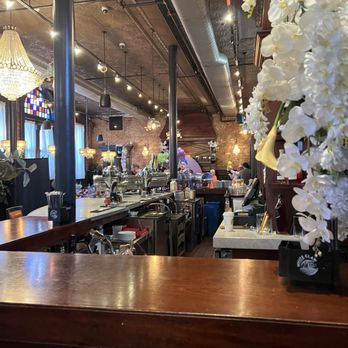 MODERN ON THE RAILS - Updated October 2025 - 248 Photos & 310 Reviews - 1 Station Plz ...