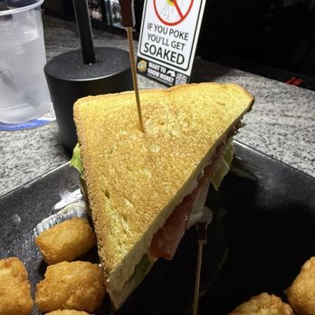 THE 19TH HOLE - Updated January 2026 - 21 Photos - 240 S Highland Ave ...