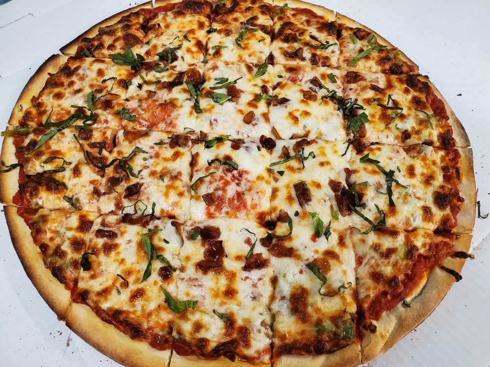 GOLDEN CRUST PIZZA & TAP - 155 Photos & 323 Reviews - 4620 N Kedzie Ave ...