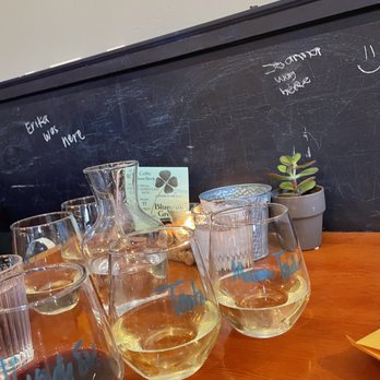 A GRAPE IN THE FOG - Updated July 2025 - 268 Photos & 294 Reviews - 400 ...