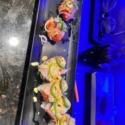 SHOW SUSHI - Updated December 2025 - 4592 Photos & 2942 Reviews - 957 W ...