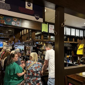 CHEERS - Updated October 2024 - 2719 Photos & 1254 Reviews - 84 Beacon ...