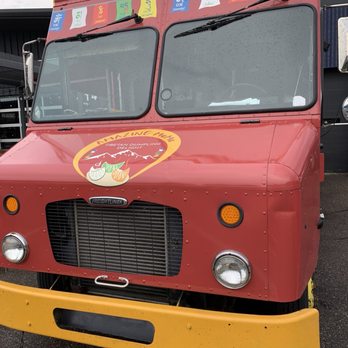 AMAZING MOMO - Updated January 2026 - 39 Photos & 13 Reviews - 5113 W ...