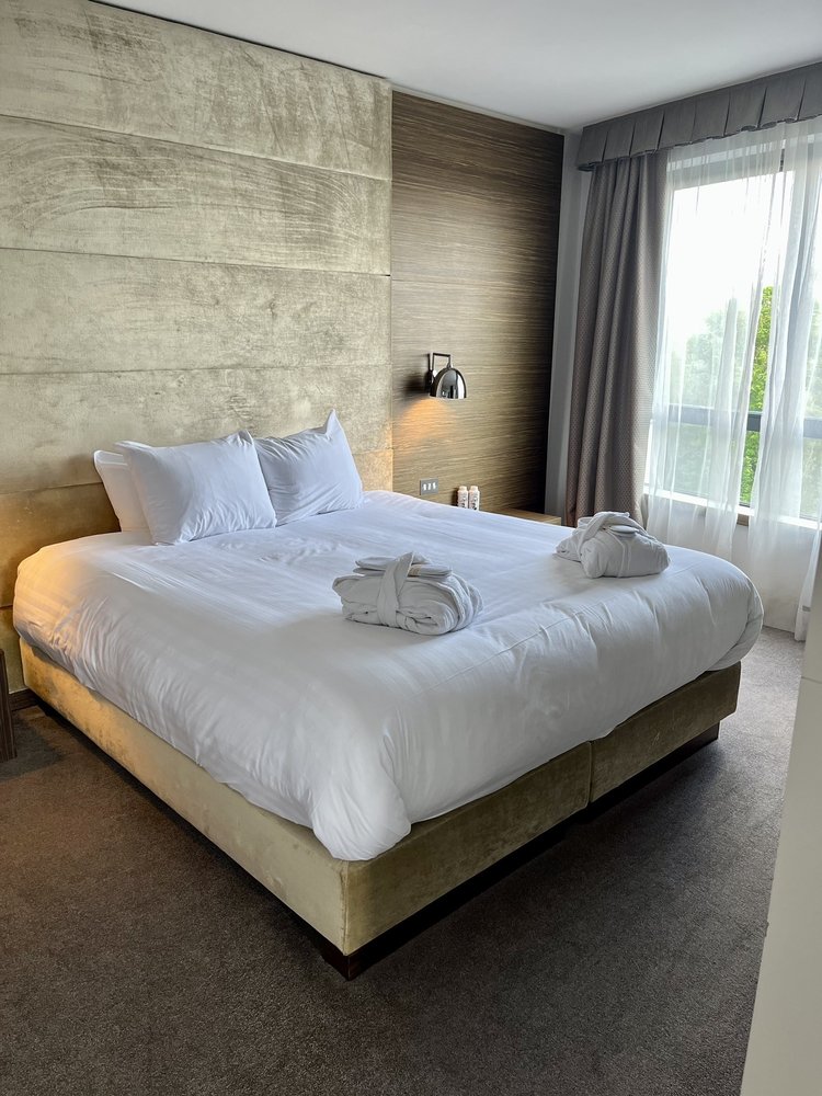 ABSOLUTE HOTEL - Updated March 2026 - 90 Photos & 43 Reviews - Sir ...