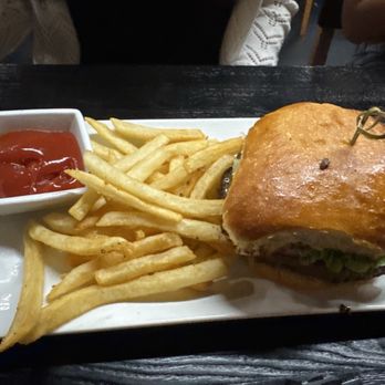 808 CRAFT HOUSE - Updated March 2025 - 189 Photos & 131 Reviews - 92 ...