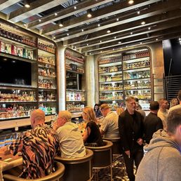 WARREN - NAPLES - Updated July 2025 - 134 Photos & 94 Reviews - 111 ...