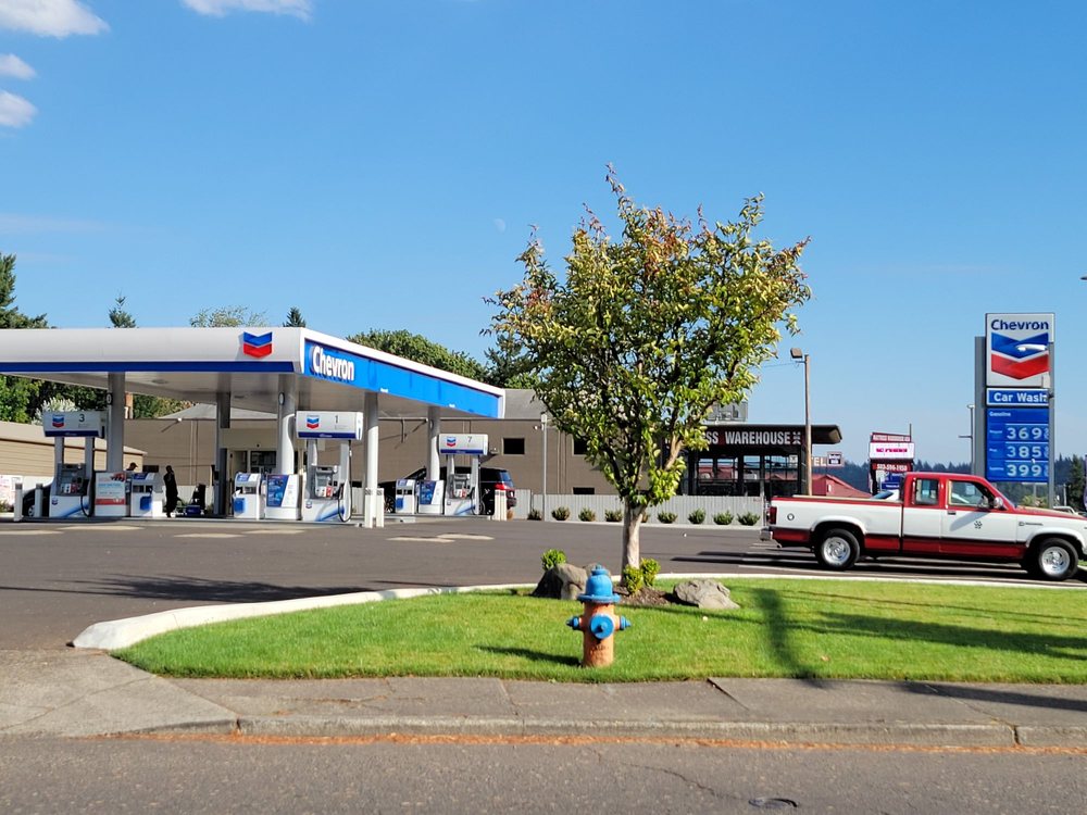 CHEVRON - Updated June 2025 - 19200 McLoughlin Blvd, Gladstone, Oregon ...