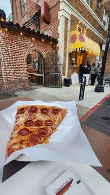 SANTOS PIZZA - Updated May 2025 - 61 Photos & 46 Reviews - 307 W 3rd St ...