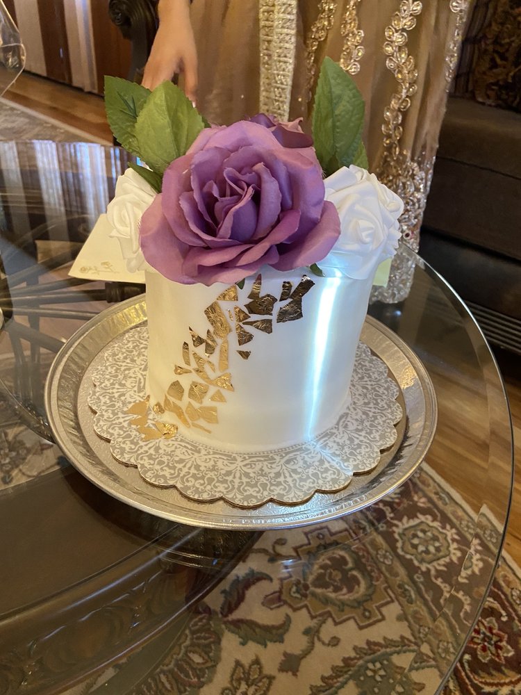 BELLA LATINA CAKES - Updated April 2024 - 14 Photos - 205 Saint Marks ...