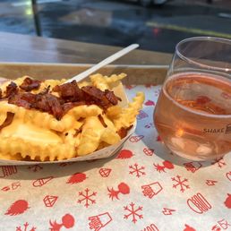 SHAKE SHACK DOWNTOWN CROSSING - Updated July 2025 - 74 Photos & 82 ...