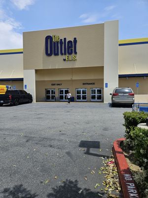 THE OUTLET BY ELS - 199 Photos & 206 Reviews - 880 S Azusa Ave, Azusa ...