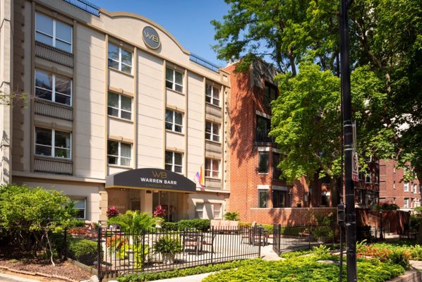 WARREN BARR LINCOLN PARK - Updated January 2026 - 28 Reviews - 2732 N ...