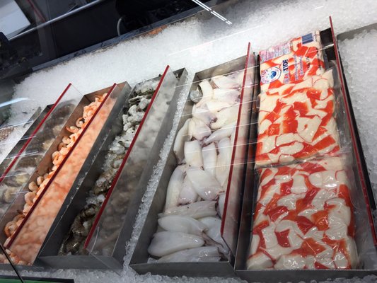 ADONIS - Updated December 2025 - 20 Photos & 26 Reviews - 225 Rue Peel ...