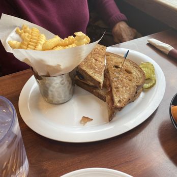 COZY CORNER RESTAURANT & PANCAKE HOUSE - Updated October 2024 - 292 ...