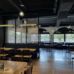 AVENUE AMERICAN BISTRO - Updated December 2024 - 1243 Photos & 1018 ...