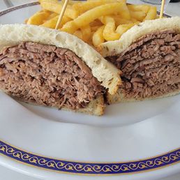 POPPIES RESTAURANT & DELI - Updated July 2025 - 372 Photos & 426 ...