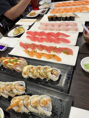 SHOW SUSHI - Updated December 2024 - 4120 Photos & 2721 Reviews - 957 W ...