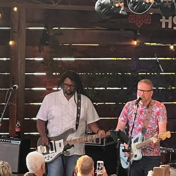 HOPMONK TAVERN - NOVATO - Updated January 2026 - 723 Photos & 874 ...