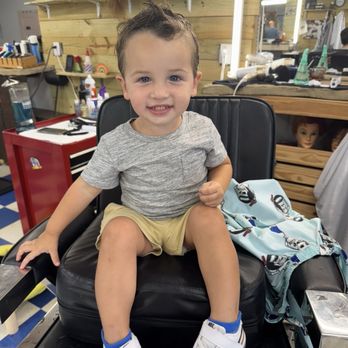 GEORGETOWN BARBERSHOP - Updated December 2025 - 22 Photos & 45 Reviews ...