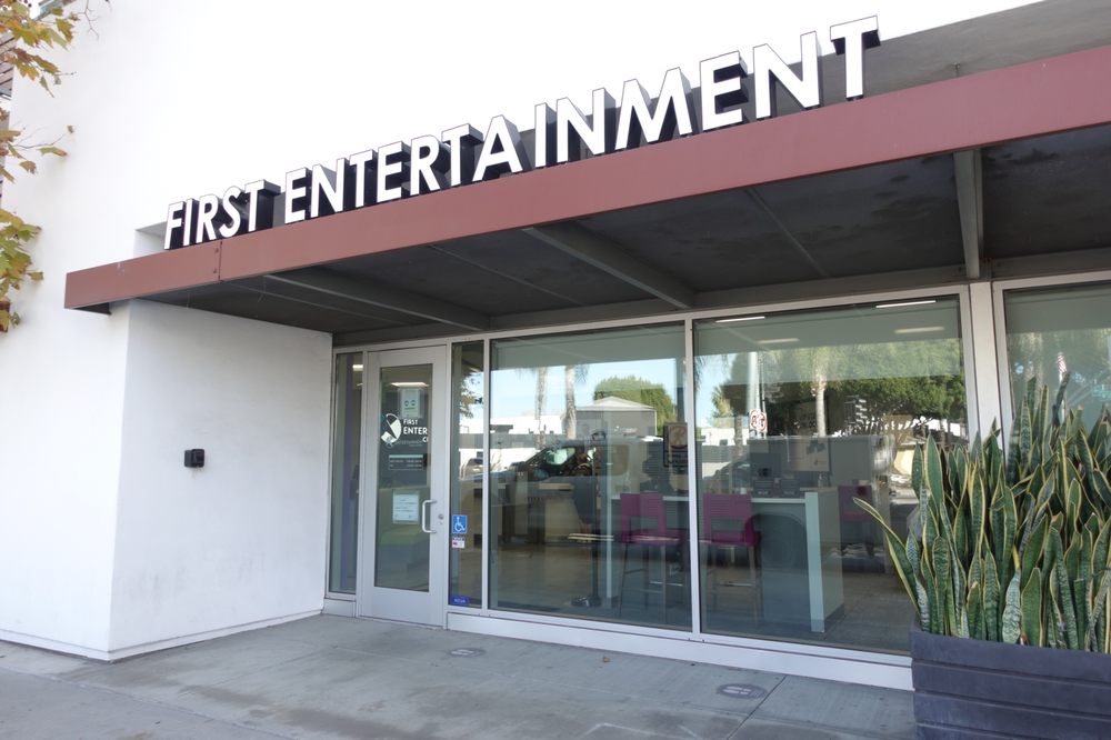 FIRST ENTERTAINMENT CREDIT UNION - 54 Reviews - 11052 Washington Blvd ...