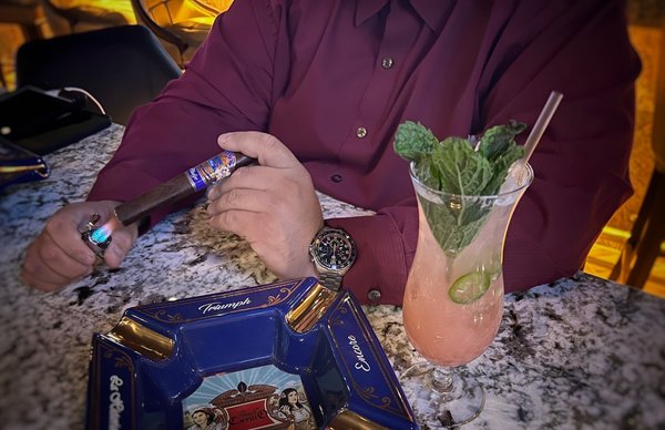 CASTROS CIGAR LOUNGE - Updated August 2024 - 52 Photos & 31 Reviews ...