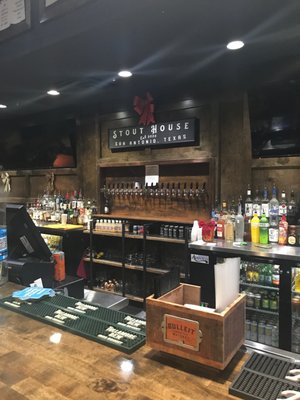 STOUT HOUSE - Updated November 2024 - 13 Photos & 17 Reviews - 9218 ...