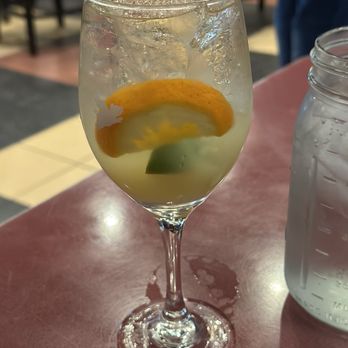 LUCILLE’S SMOKEHOUSE BAR-B-QUE - Updated May 2024 - 2415 Photos & 2324 ...