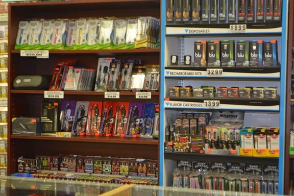 STATELINE CIGARETTE OUTLET - Updated August 2025 - 31 Photos - 2070-72 ...