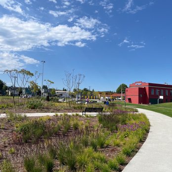 CIVIC FIELD - Updated December 2025 - 12 Photos - 598 Edmonds St ...